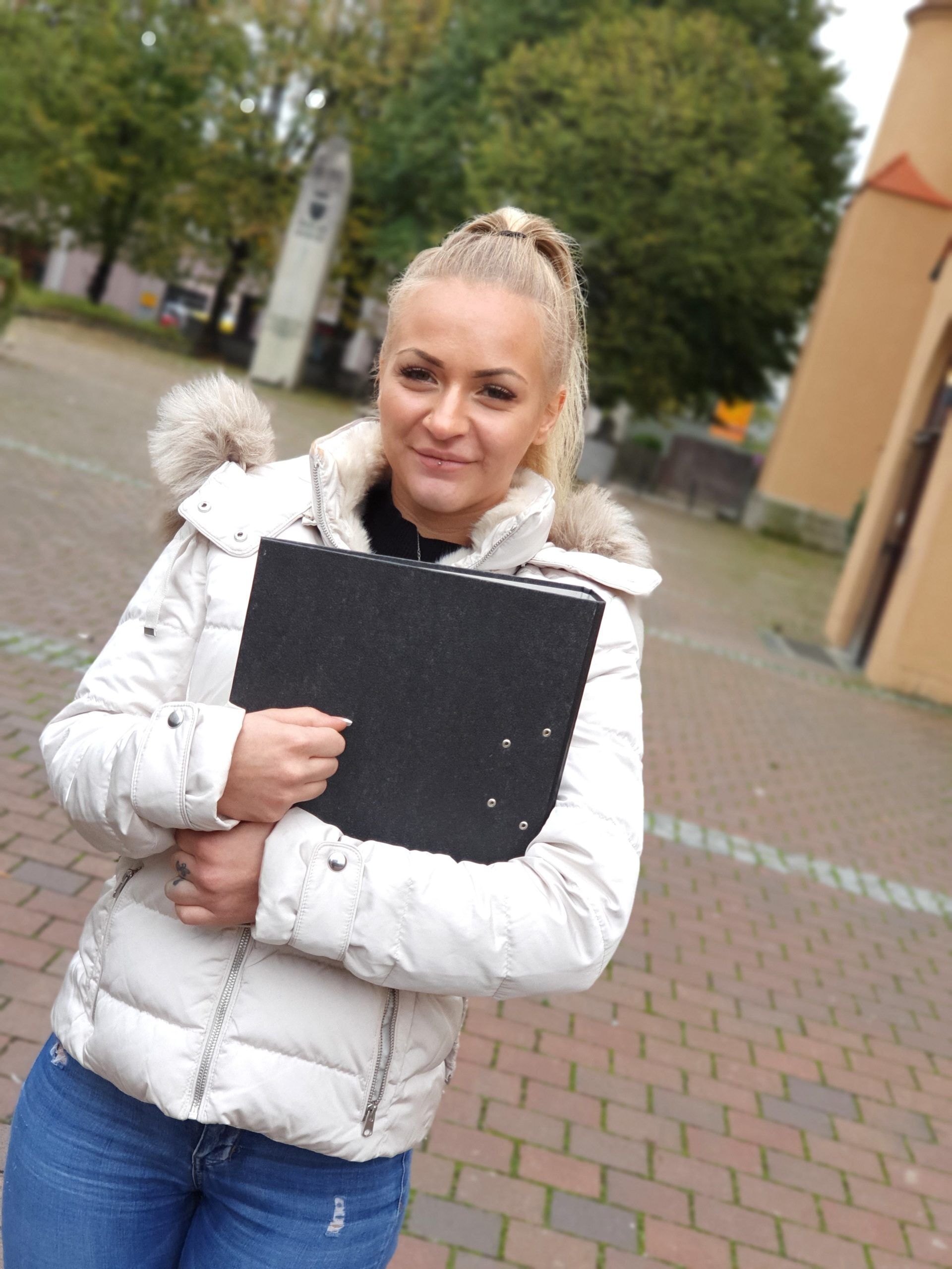 German Scout Jura Studentin - German Scout - Offizielle Homepage